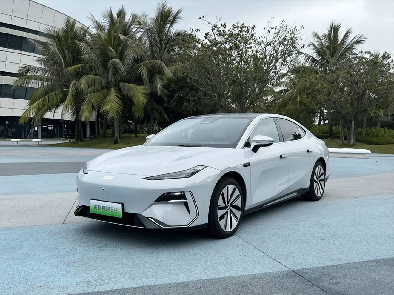 零百3.49秒/800V闪充 银河E8今日上市_搜狐汽车_搜狐网