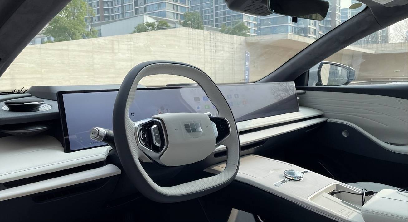 吉利银河E8正式上市，17.58万元起，一下切了汉EV的蛋糕？_搜狐汽车_搜狐网