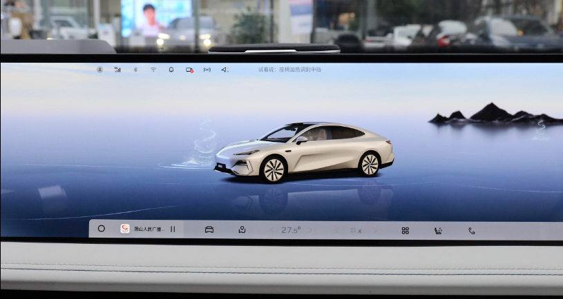 搭载8295芯片的银河E8正式上市！价格17.58万起，卷王再放大招！_搜狐汽车_搜狐网