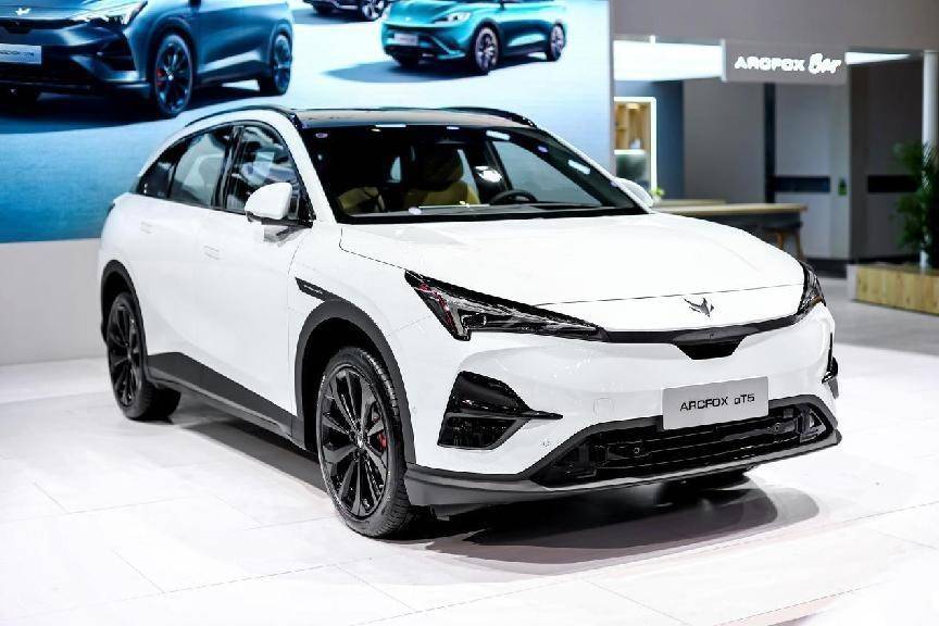 家用SUV极狐阿尔法T5，将800V平台打入20万以内，10分钟补能260公里_搜狐汽车_搜狐网