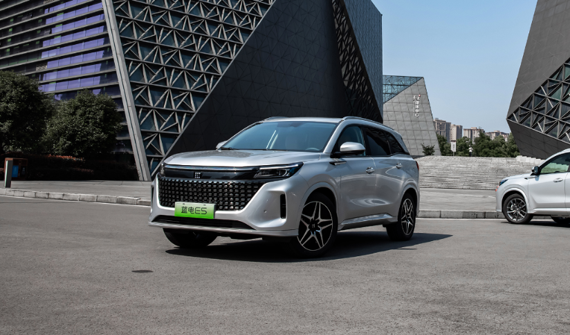 中型插混SUV蓝电E5售价9.98万起，对比长安CS75 PLUS怎么选_搜狐汽车_搜狐网