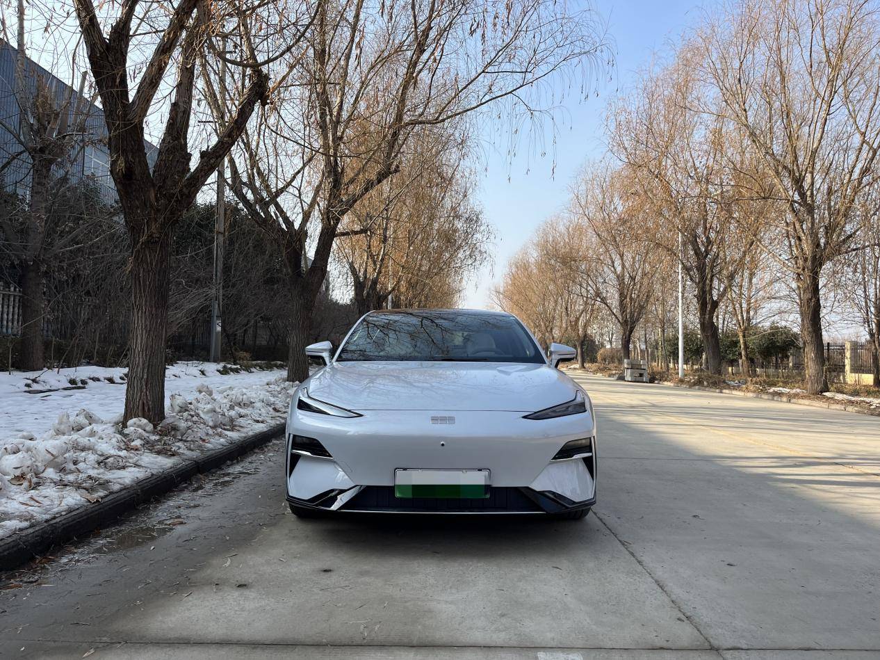 吉利银河E8上市起售17.58w，零百提速3.49s，这你受得了吗？_搜狐汽车_搜狐网