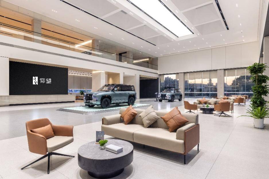 仰望U8一月销售1652辆，蝉联百万级新能源SUV销量第一_搜狐汽车_搜狐网