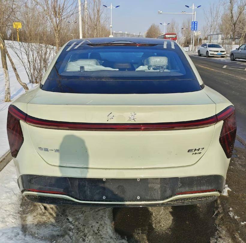 15万以内？能换电的红旗EH7，续航820km_搜狐汽车_搜狐网