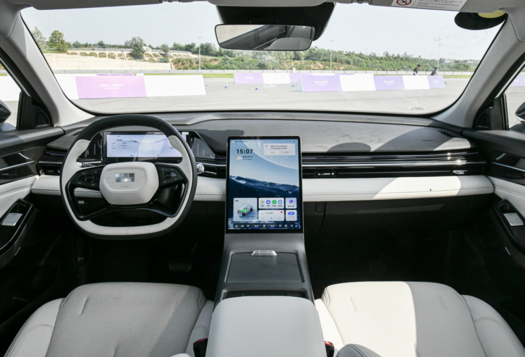 秦PLUS DM-i、深蓝SL03短板明显，吉利银河L6展现全能实力_搜狐汽车_搜狐网