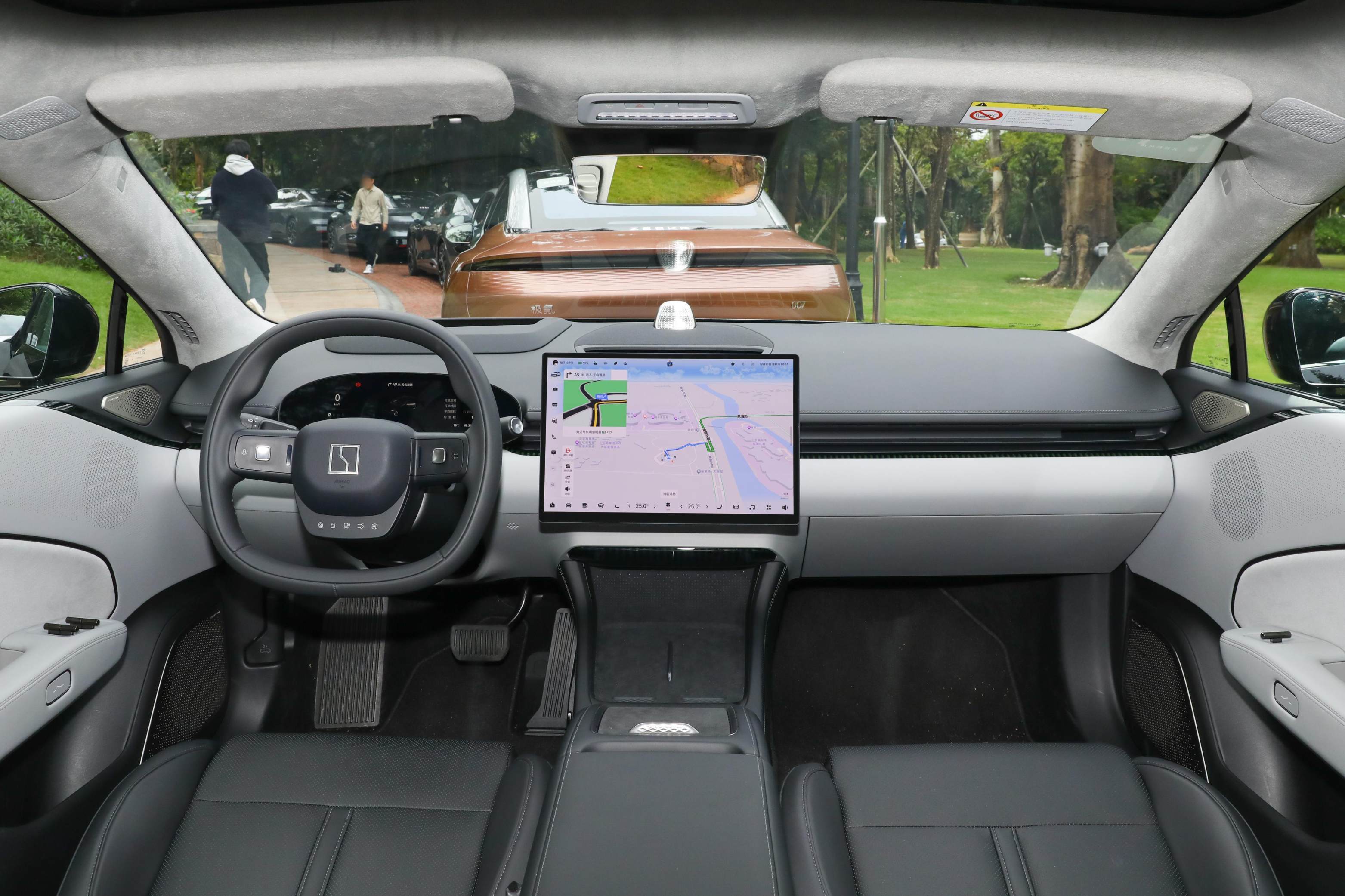 正面硬刚 极氪007加推增强版 售价20.99万 与小米SU7谁配置更高？_搜狐汽车_搜狐网