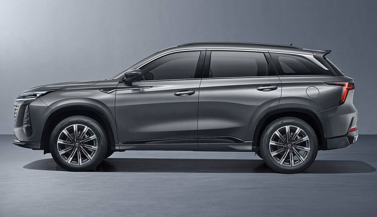 第三代CS75PLUS冠军版还是吉利星越L，13万预算2.0T，到底买谁？_搜狐汽车_搜狐网