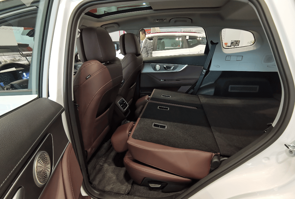 实拍丨瑞虎8PLUS冠军版为何是家用SUV的最佳之选，我来给你答案_搜狐汽车_搜狐网