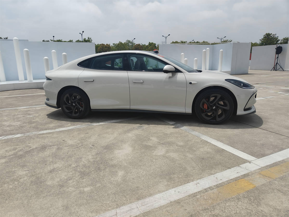 智己L6试驾体验：科技与智能融合的新篇章_搜狐汽车_搜狐网