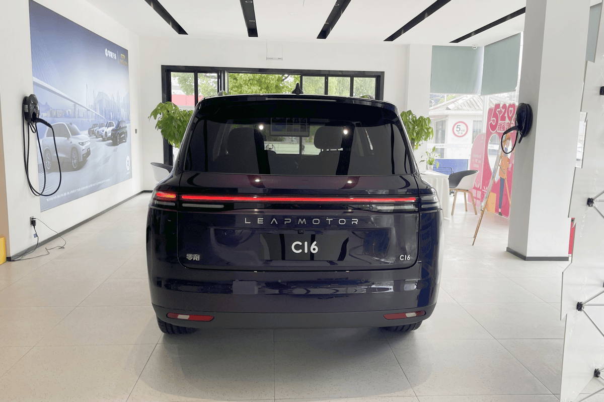 比理想L6更实惠，顶配不到20万，六座布局，零跑C16实拍_搜狐汽车_搜狐网