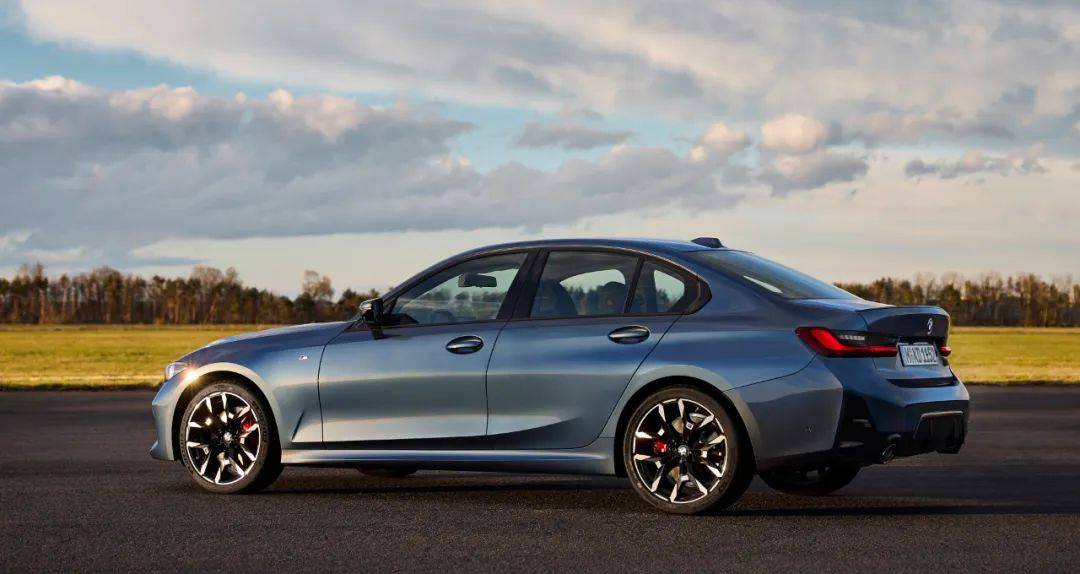 再见了320i/320Li！宝马9月将国产2024改款新3系，配置抢先看！_搜狐汽车_搜狐网