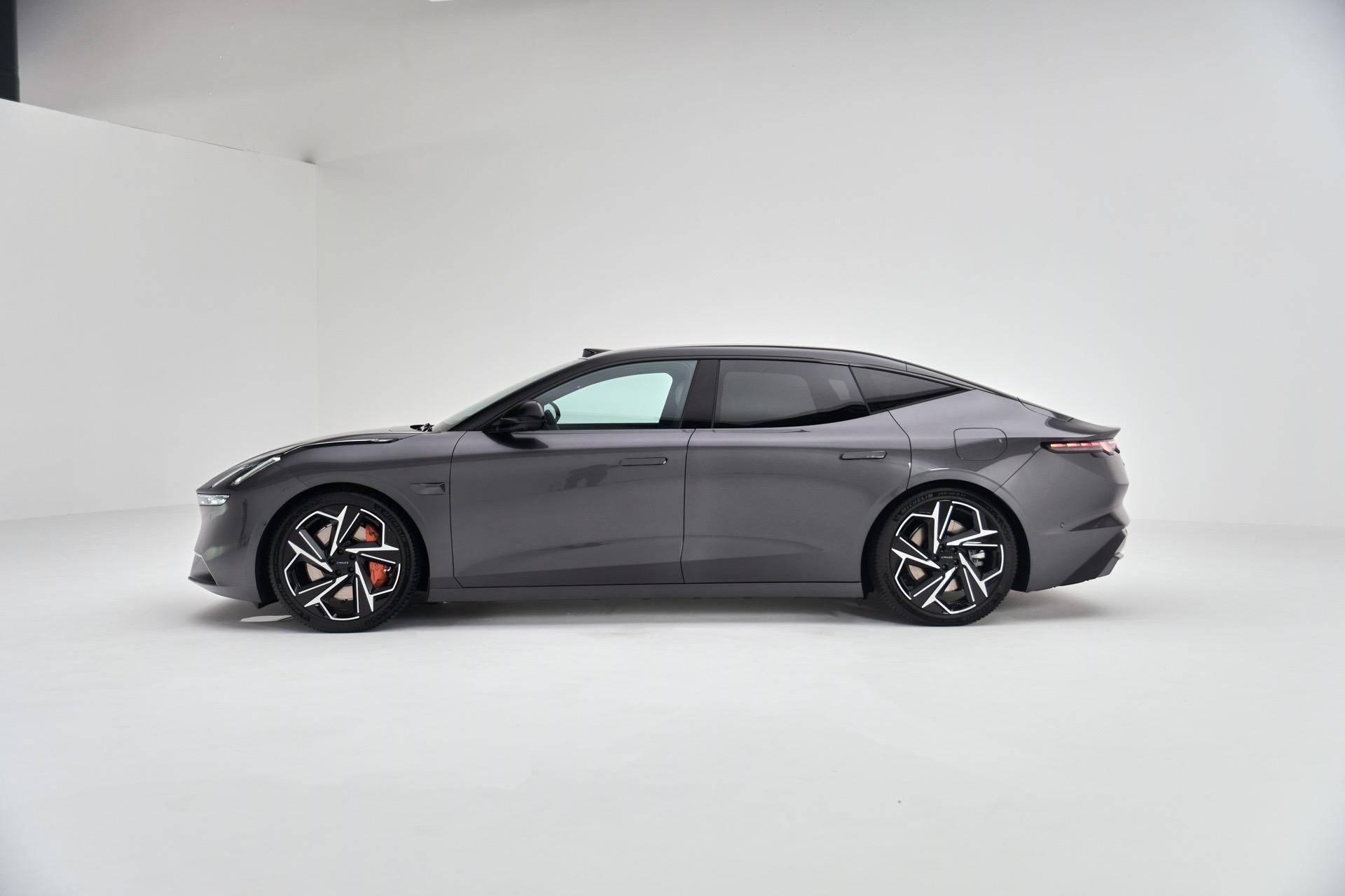 领克Z10现身街头，大过小米SU7/续航超800km，配789马力+双腔空悬_搜狐汽车_搜狐网