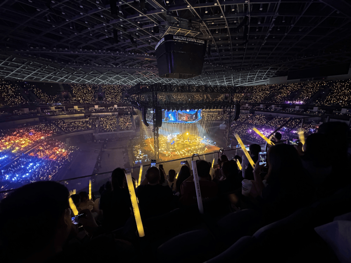 Twins演唱会火热来袭，深蓝G318限定粉色车衣为青春加冕！_搜狐汽车_搜狐网