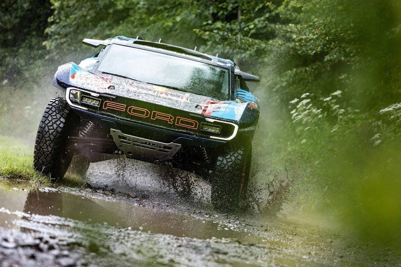 福特性能车团队推出全新福特Raptor T1+_搜狐汽车_搜狐网