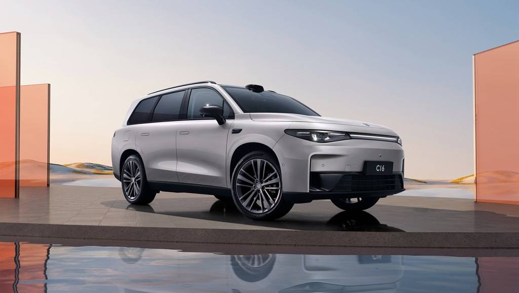 零跑C16上市首月大定突破10000台，“车界优衣库”值不值得？_搜狐汽车_搜狐网