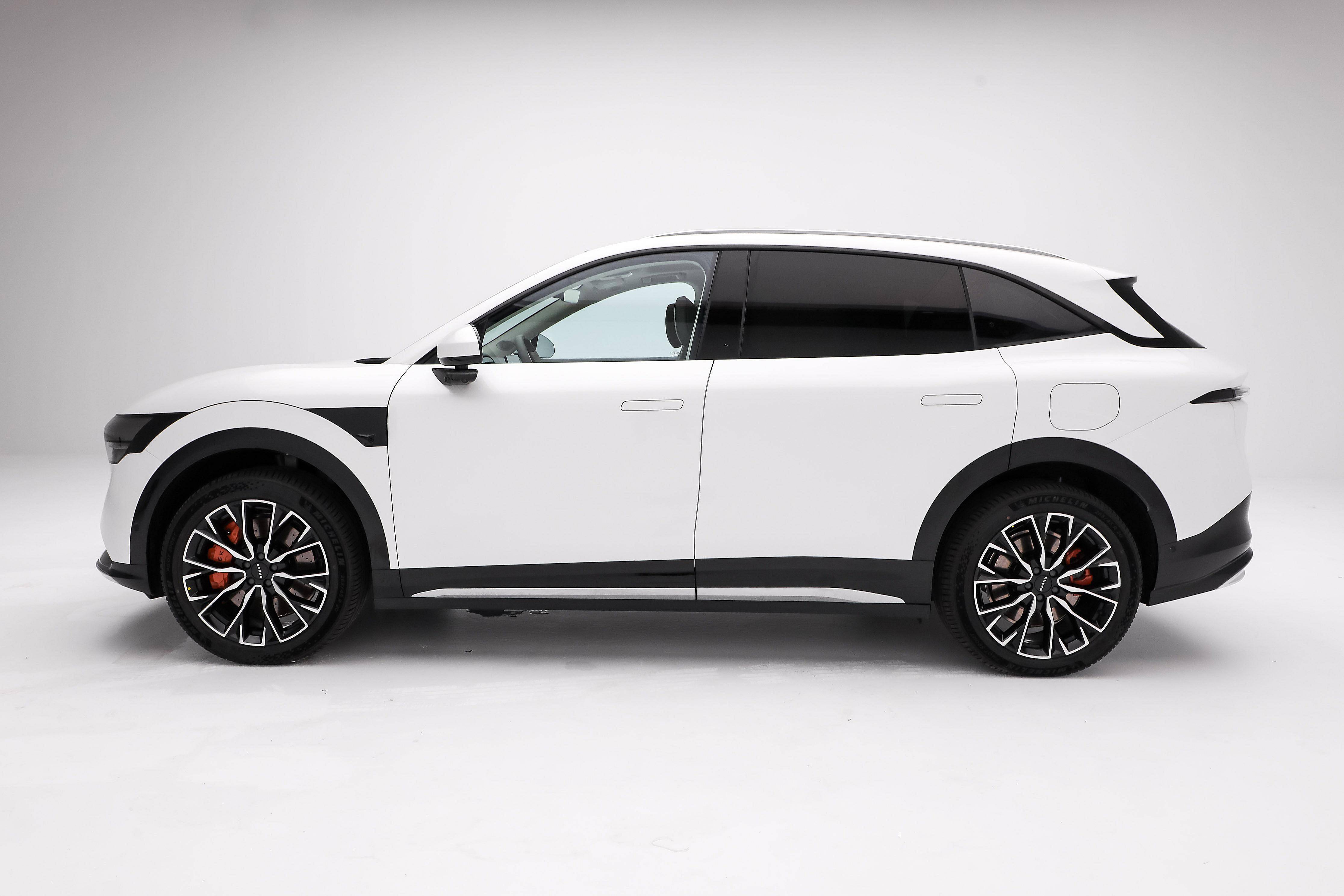 极氪7X预售23.99万起，800V架构+780公里续航，能否竞争Model Y？_搜狐汽车_搜狐网