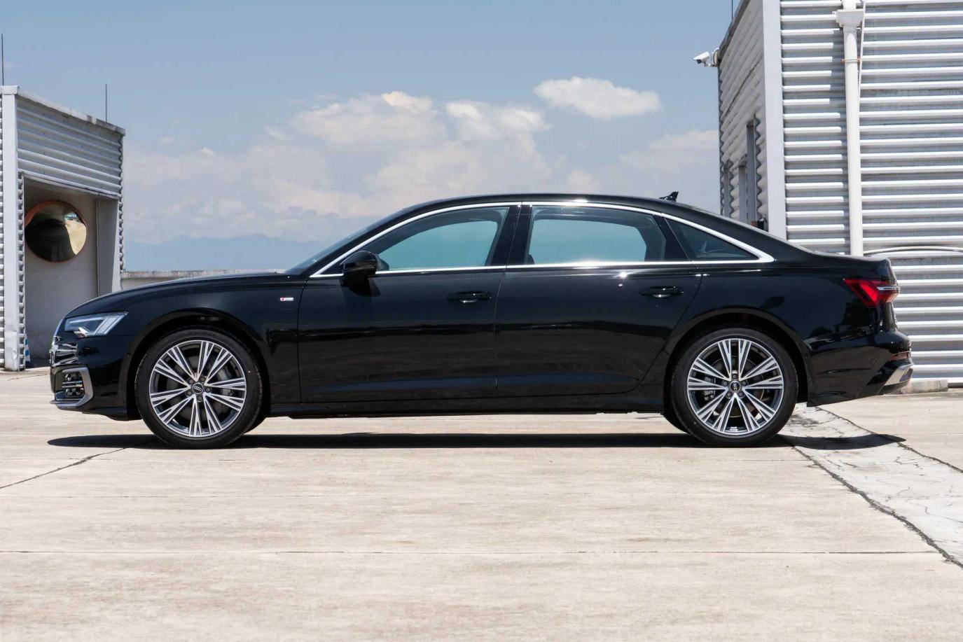 奥迪A6L：夏日里的家庭出游好选择，舒适又安心_搜狐汽车_搜狐网