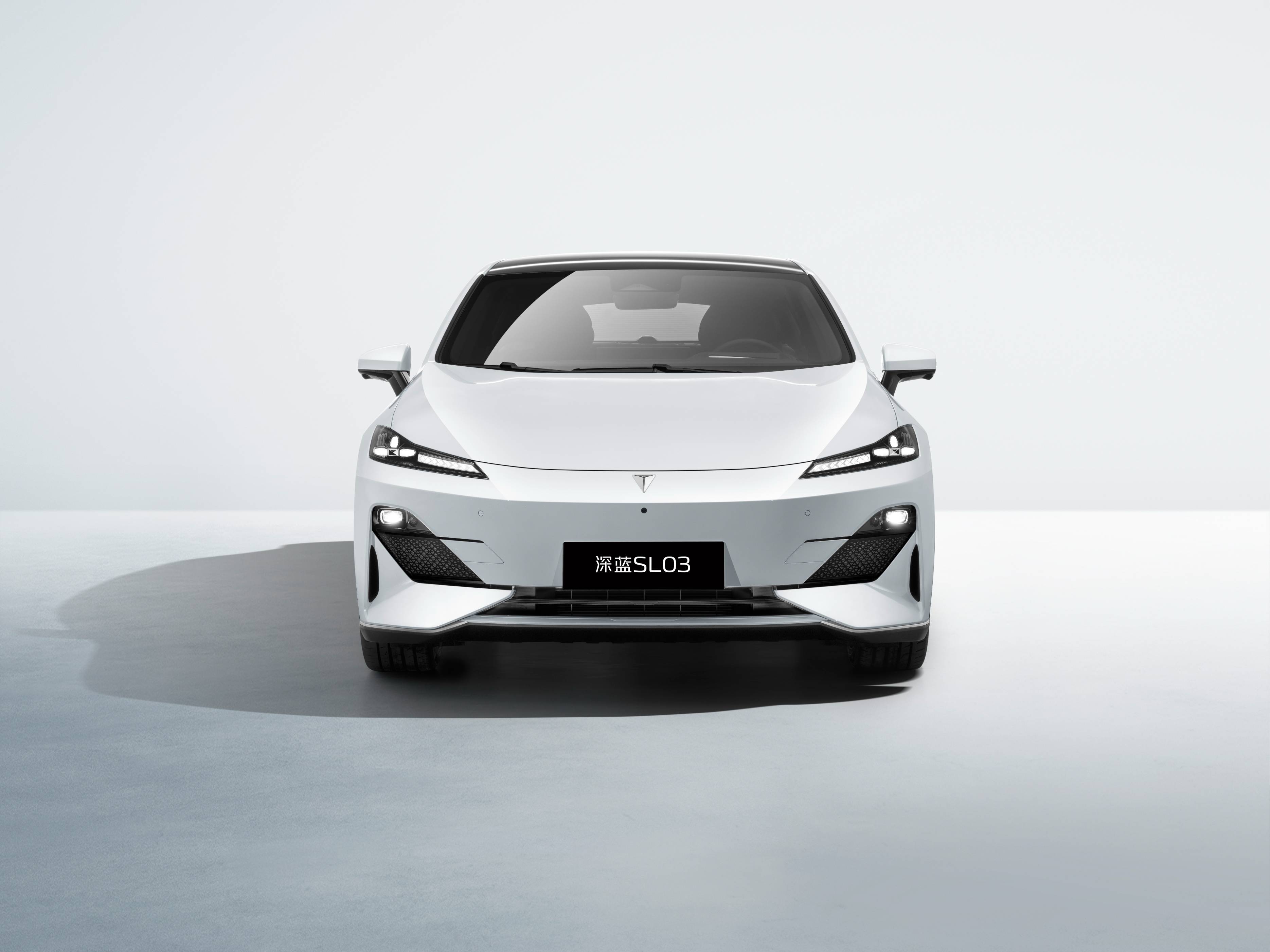 2025款SL03焕新上市，深蓝&海豹轿车之争迎来“双竞争格局”_搜狐汽车_搜狐网