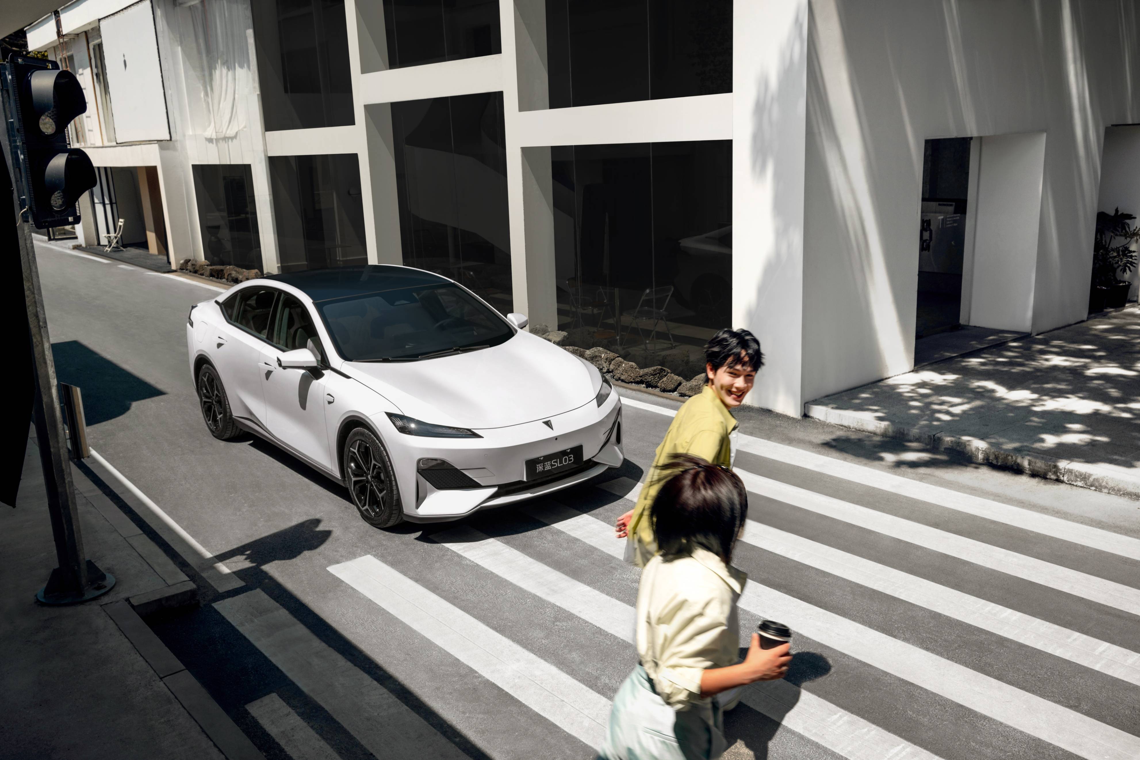 2025款SL03焕新上市，深蓝&海豹轿车之争迎来“双竞争格局”_搜狐汽车_搜狐网