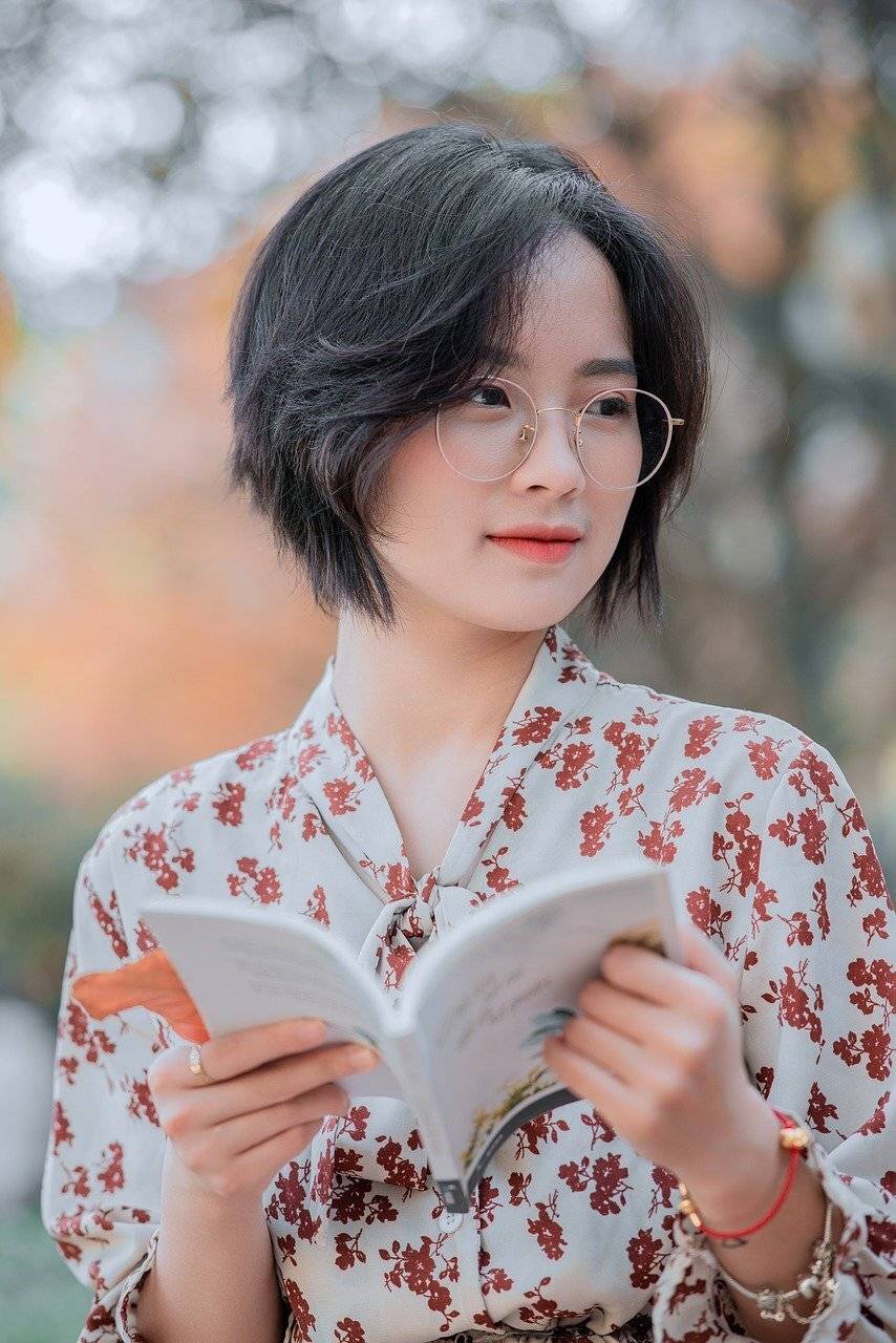 人到中年,须远离这三种人!生活中年人关系