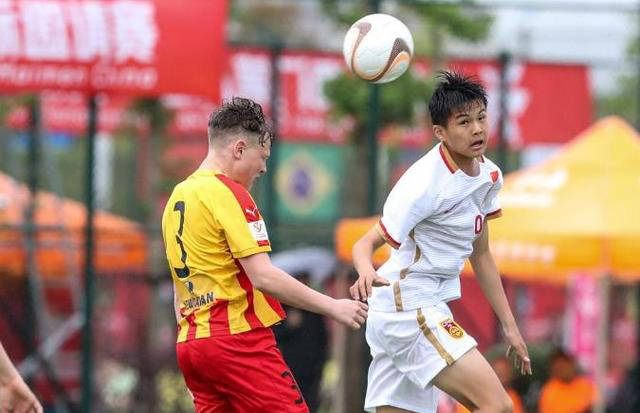 中国U19国足1比0擊敗澳洲，展現巴薩式配合，小組出線前景看好_王钰栋_比赛_毛伟杰