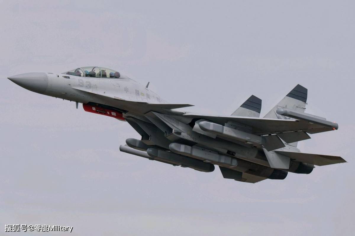 外媒：中国推出歼-15D电子战机 对抗美国海军的EA-18G“咆哮者”_干扰_任务_测试