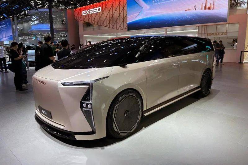 豪华旗舰MPV星纪元E08惊艳亮相，电动化时代星途依旧能打_搜狐汽车_搜狐网