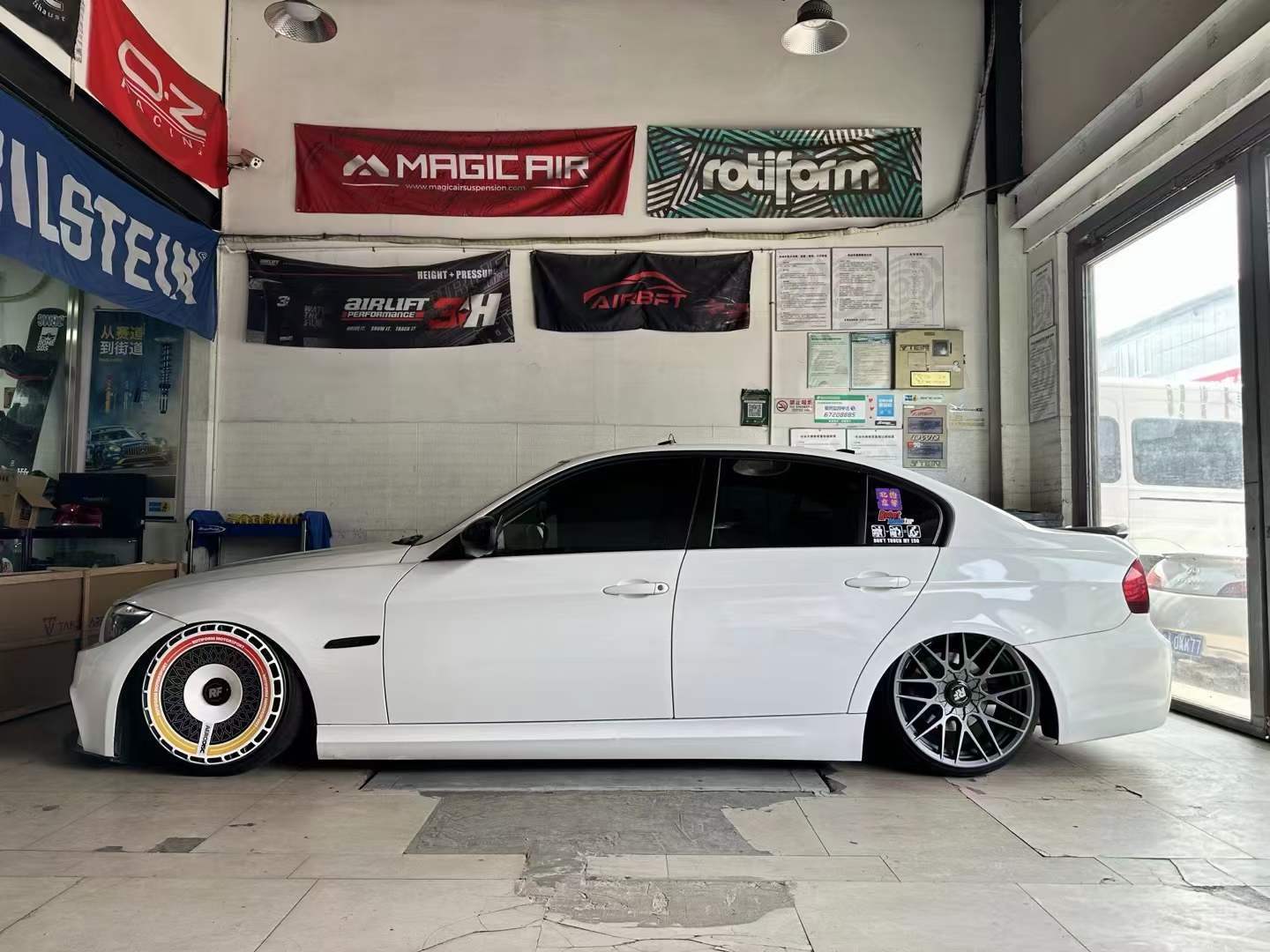 宝马 3 系 E90：AIRBFT 气动避震赋予的全新姿态_搜狐汽车_搜狐网