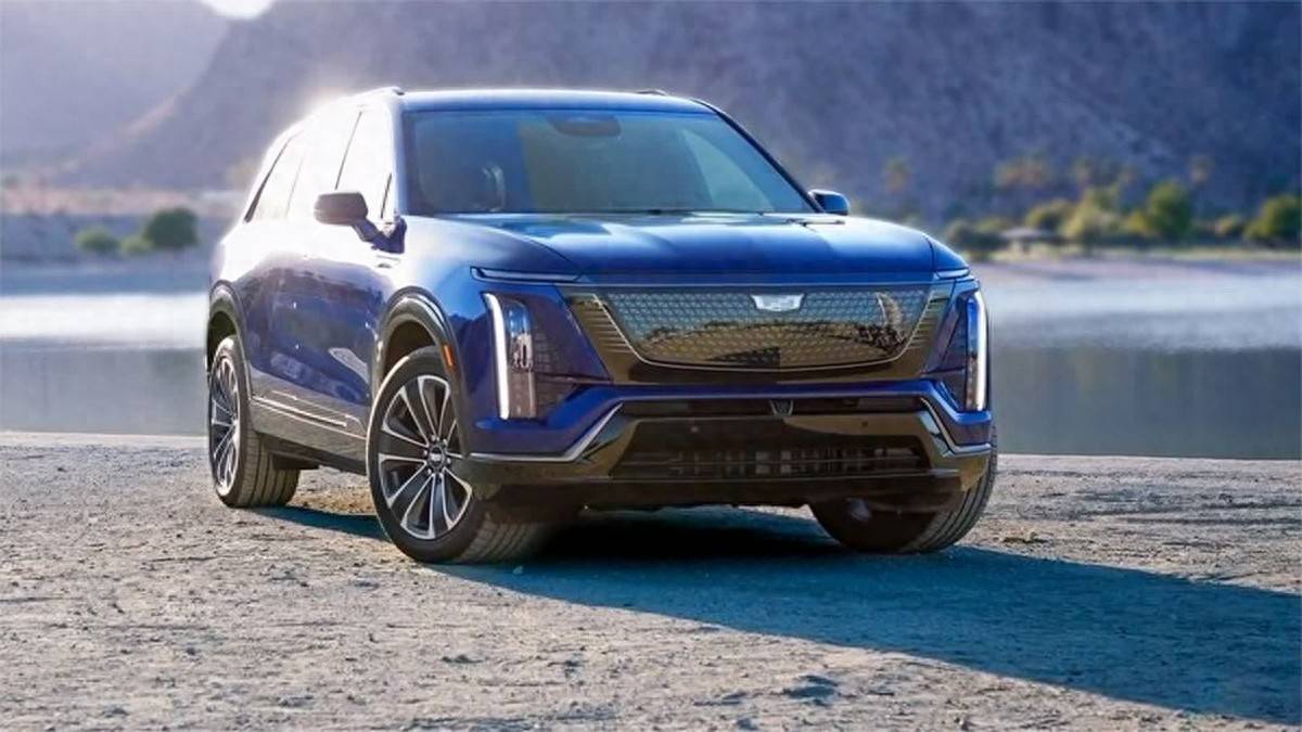 同样都有大彩电，凯迪拉克XT6、理想L8怎么选_搜狐汽车_搜狐网