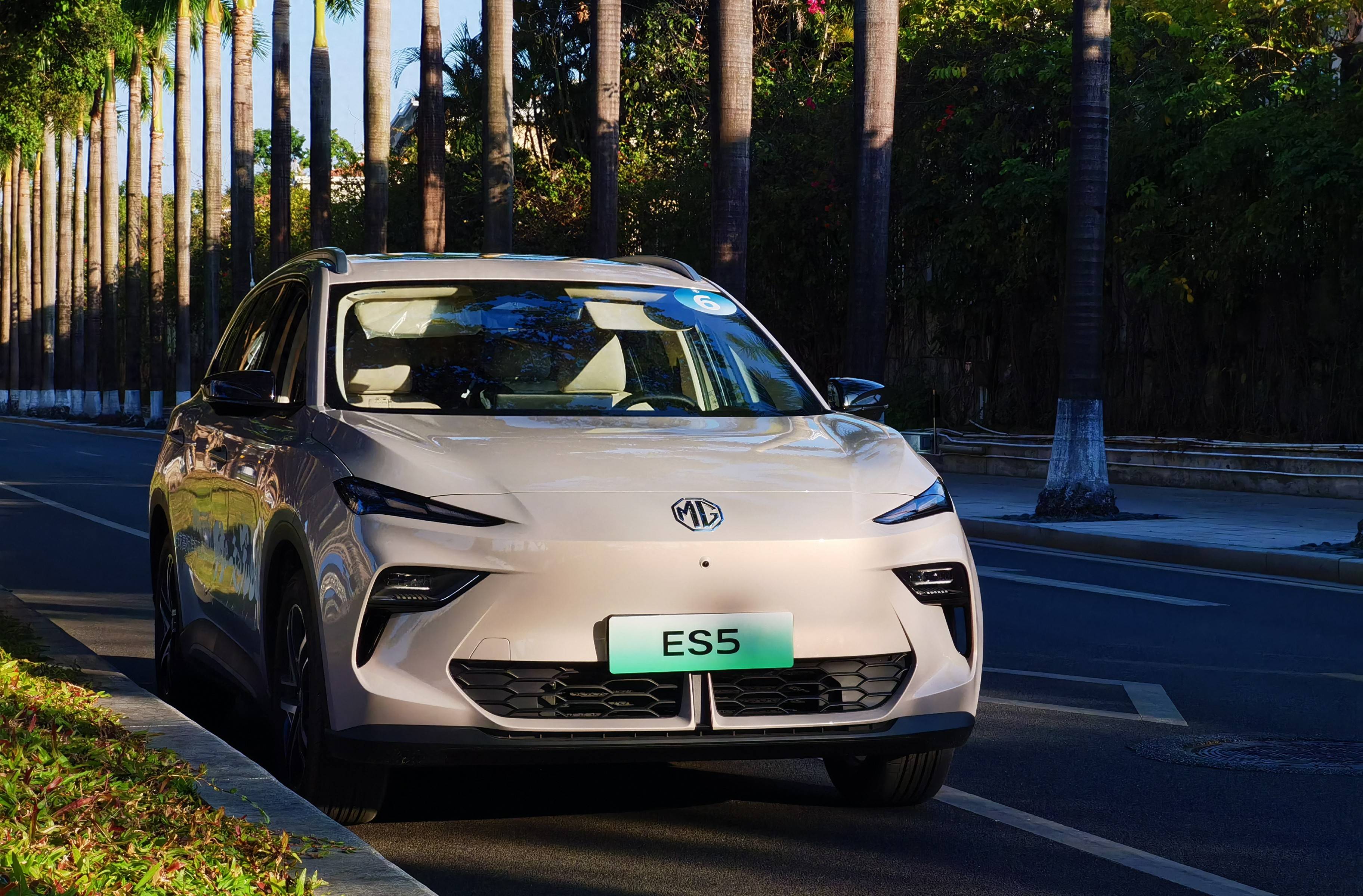 号称不晕车的MG ES5，开起来到底怎样？_搜狐汽车_搜狐网