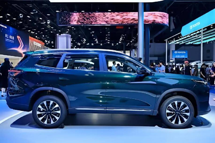 匠心设计，豪华内饰，全新瑞虎8PLUS引领SUV新风尚_搜狐汽车_搜狐网