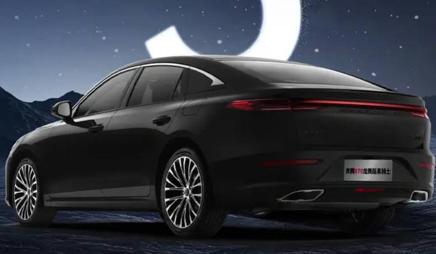 一汽奔腾B70黑骑士版及T90黑骑士版上市，售价12.09万元起_搜狐汽车_搜狐网