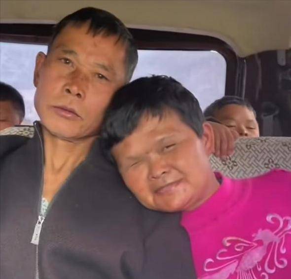 9年前，那个酷似马云的江西7岁小男孩范小勤，现在怎么样了？刘长江范家发孩子