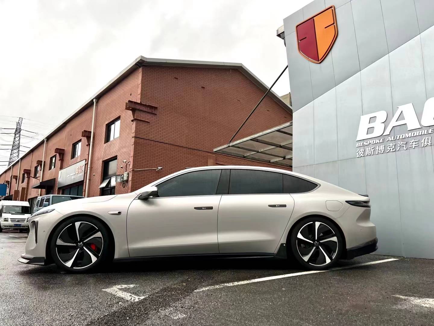 蔚来ET7改装AIRBFT空气悬挂狗骨可调降低拉杆_搜狐汽车_搜狐网