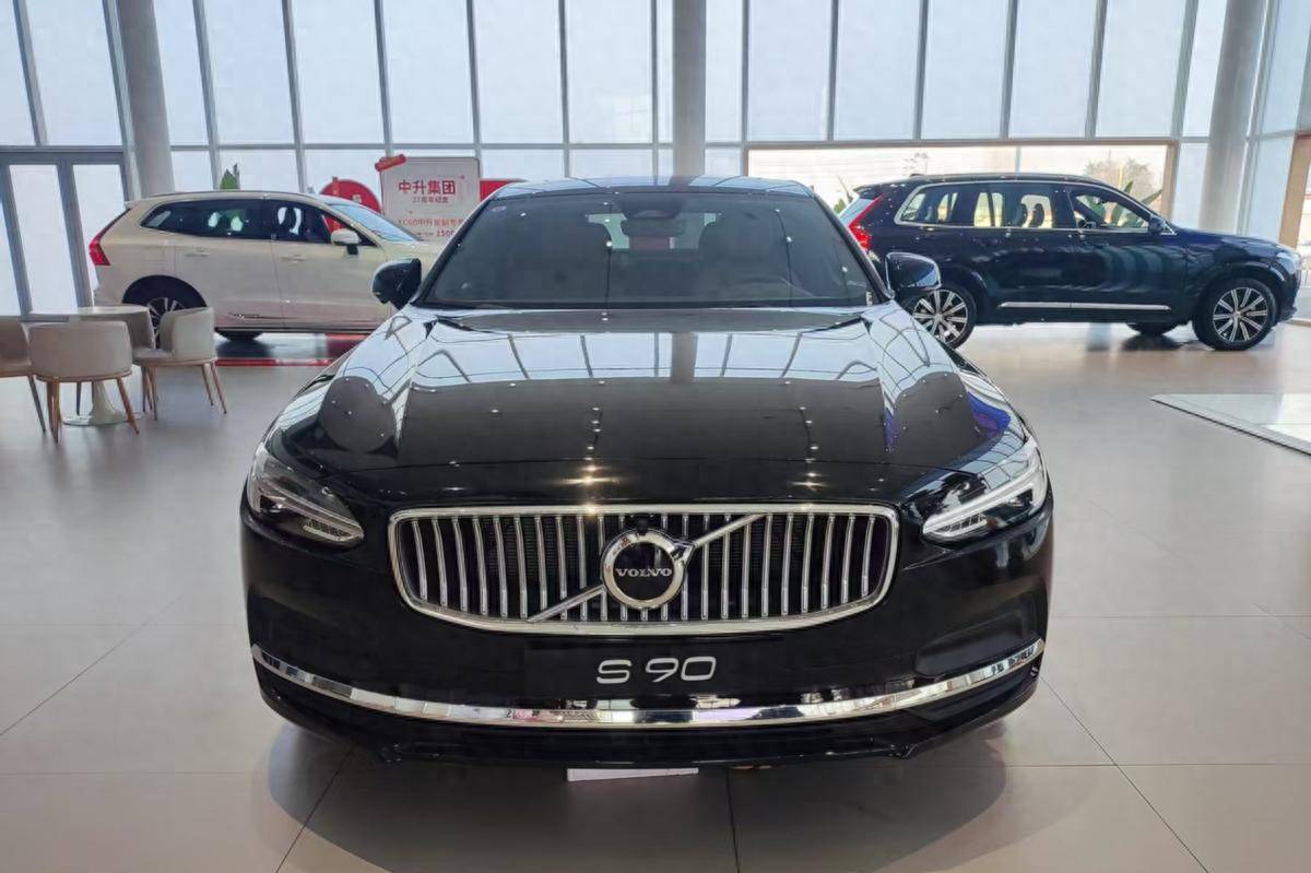实拍沃尔沃S90，全系2.0T高功+8AT，比奥迪A6L更好的选择_搜狐汽车_搜狐网