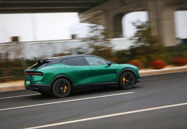 谁说超跑遥不可及？莲花 ELETRE 夏花 54.8 万起售杀疯了_搜狐汽车_搜狐网