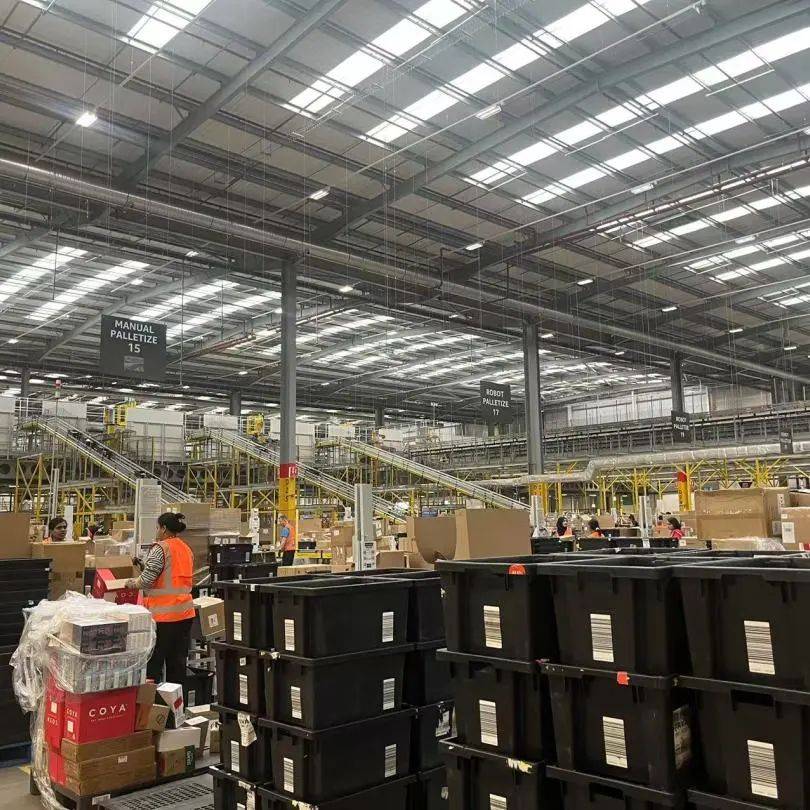 多图！乐丰联运受邀参观亚马逊BHX4仓：探索FBA仓内部高效运转的自动化设备！_仓库_物流_欧洲