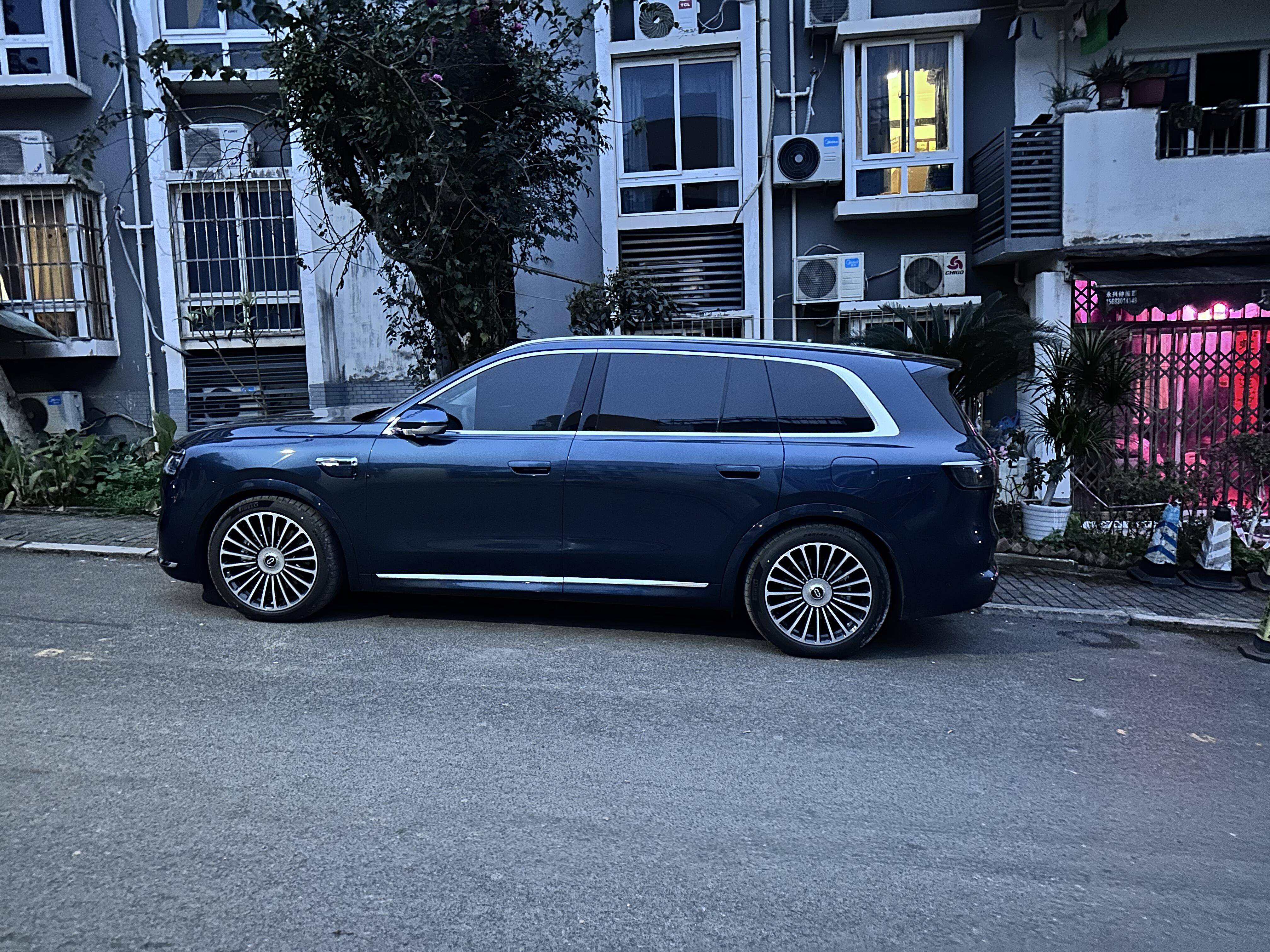 问界M8配置曝光，长近5米2+投影大灯，续航1526km配空气悬架+EDC_搜狐汽车_搜狐网