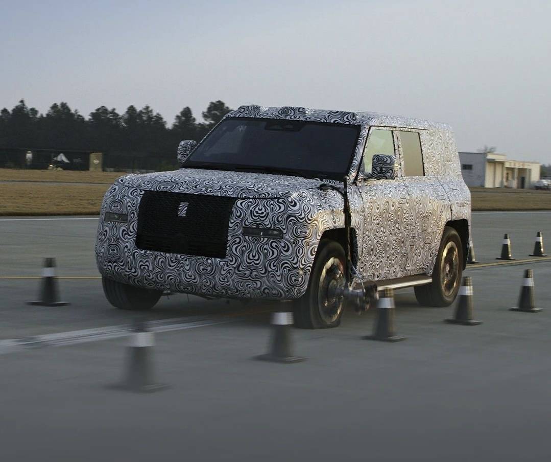 160km/h同侧双轮爆胎也不怕，仰望U7靠这招化险为夷_搜狐汽车_搜狐网