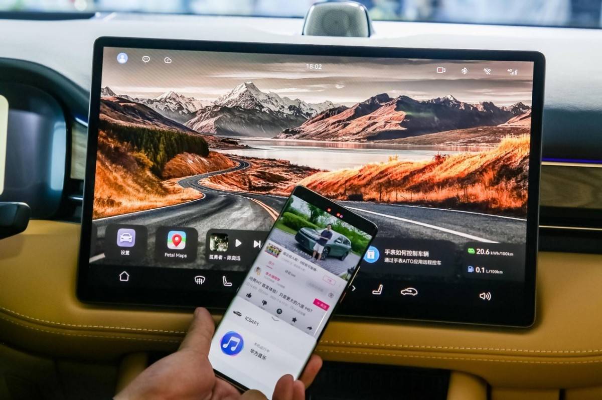 日均订单超8000台？问界M8未上市已攻入BBA腹地：华为又一记绝杀！_搜狐汽车_搜狐网