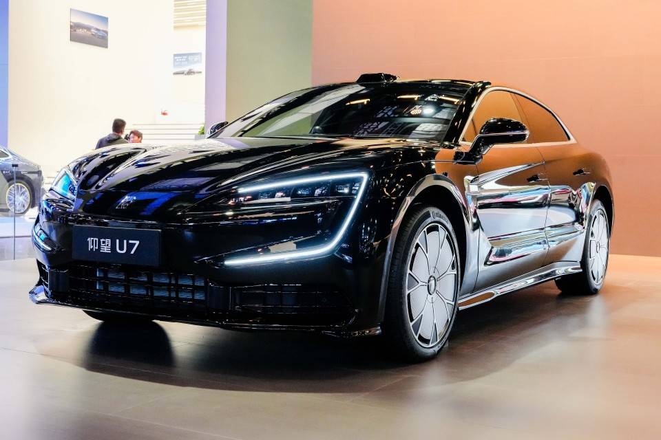 仰望U8L、U7、U9齐聚上海车展，网友：其他豪车都不香了！_搜狐汽车_搜狐网