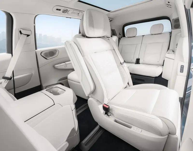 从三岁到百岁都能坐舒服？李书福试驾的领克900藏着多少黑科技？_搜狐汽车_搜狐网