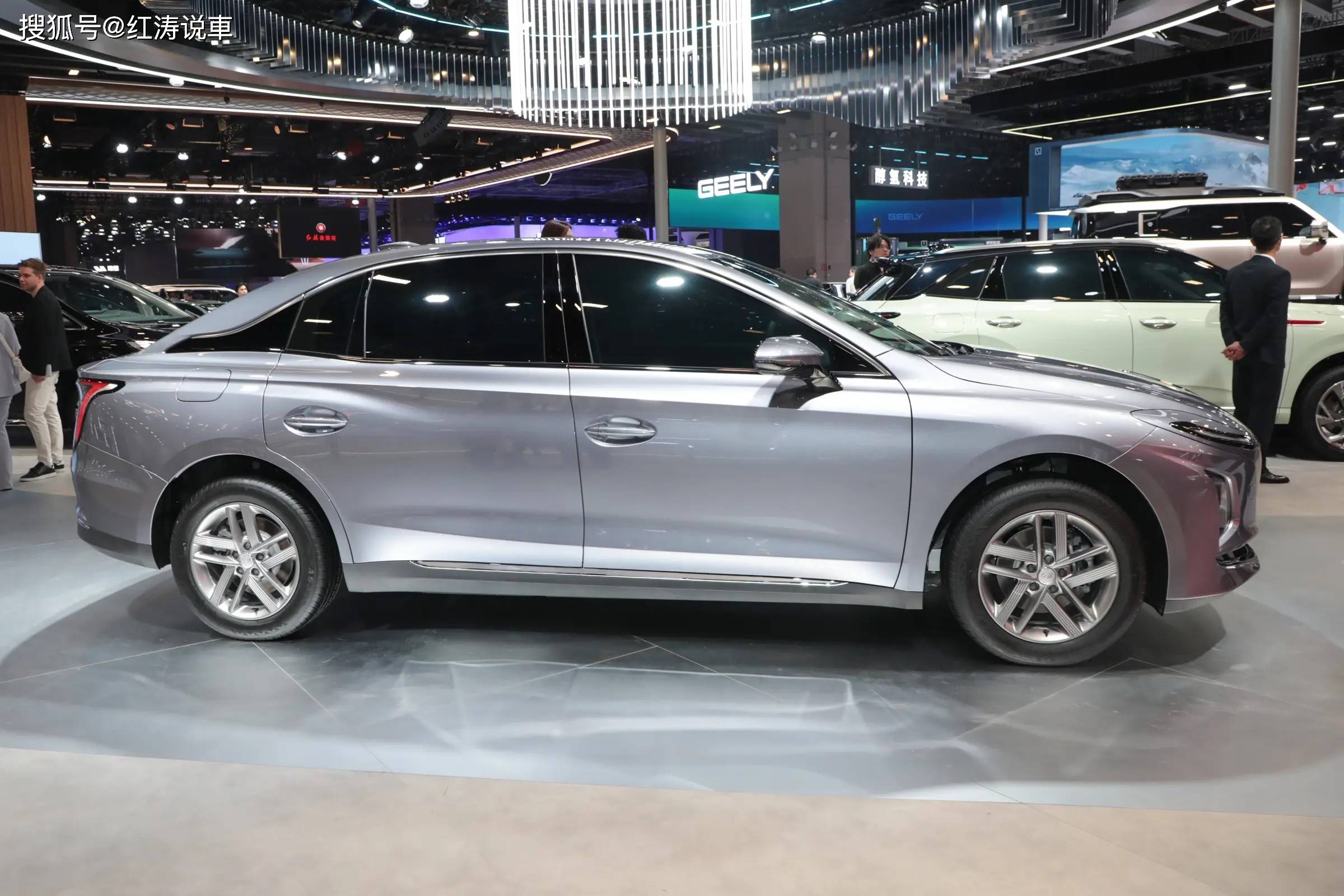 2025款红旗E-QM5，纯电中型车，外观和内饰调整，售价12.18万元起_搜狐汽车_搜狐网