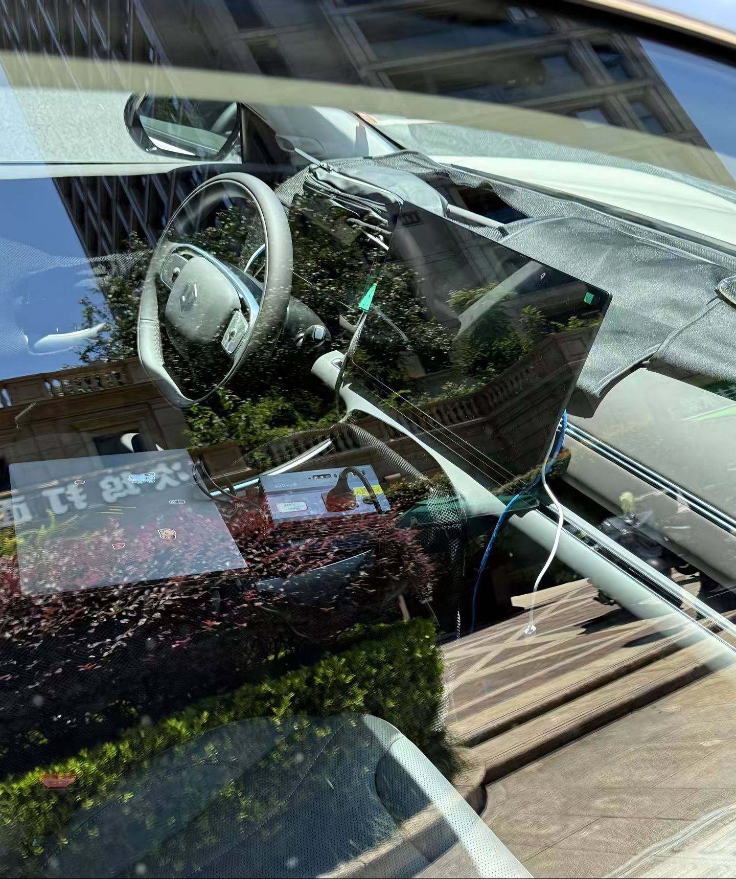 26款零跑C11曝光，换悬浮大屏+HUD，配299马力+续航640km_搜狐汽车_搜狐网