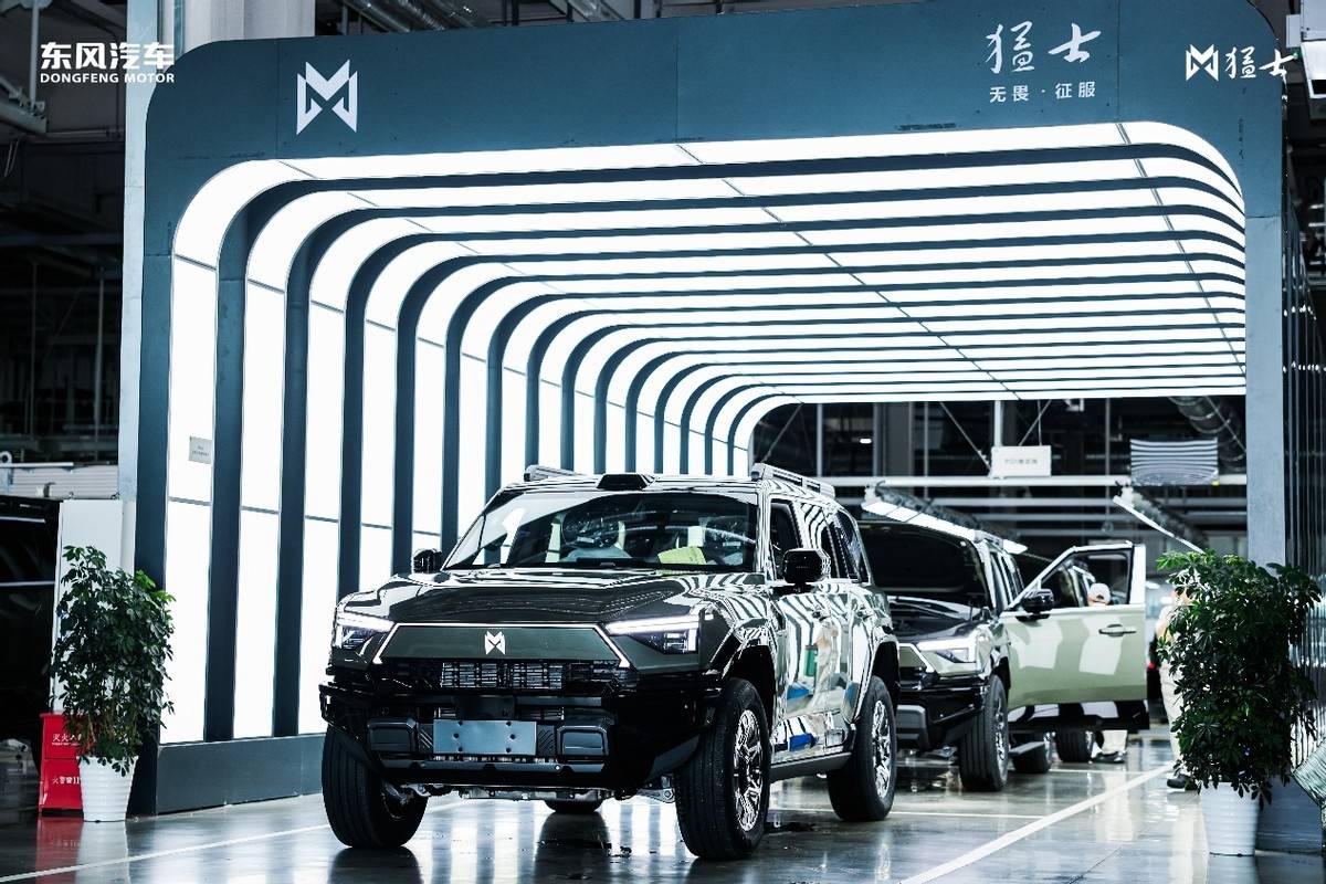 太猛了！预售1小时斩获9713单，数百辆猛士M817已准备就绪，发往全国_搜狐汽车_搜狐网