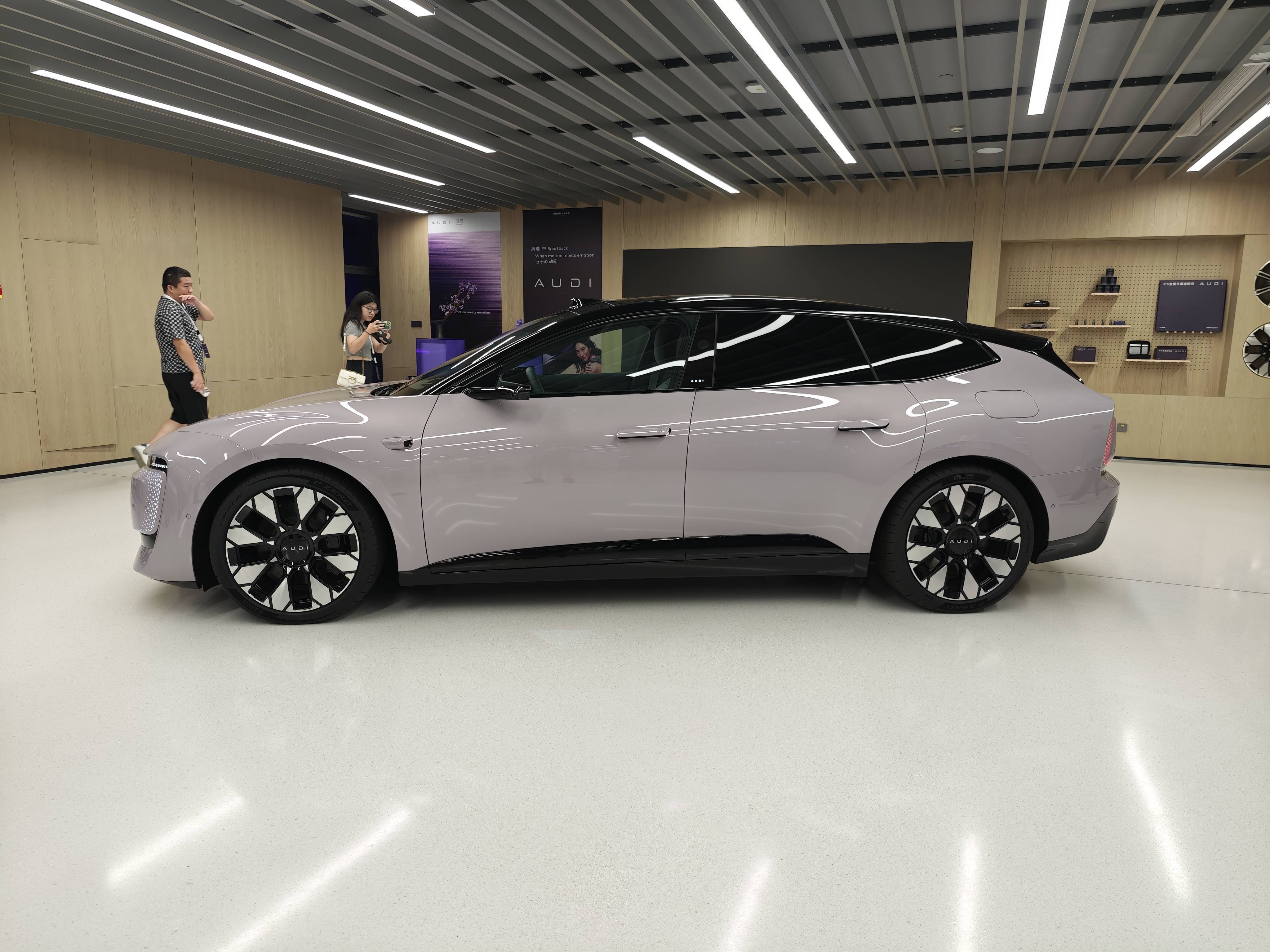 2025年8月18日晚间，上汽奥迪旗下全新豪华品牌——AUDI首款车——E5 Sportback正式开启预售，新车共计4款车型，预售价为23. ...