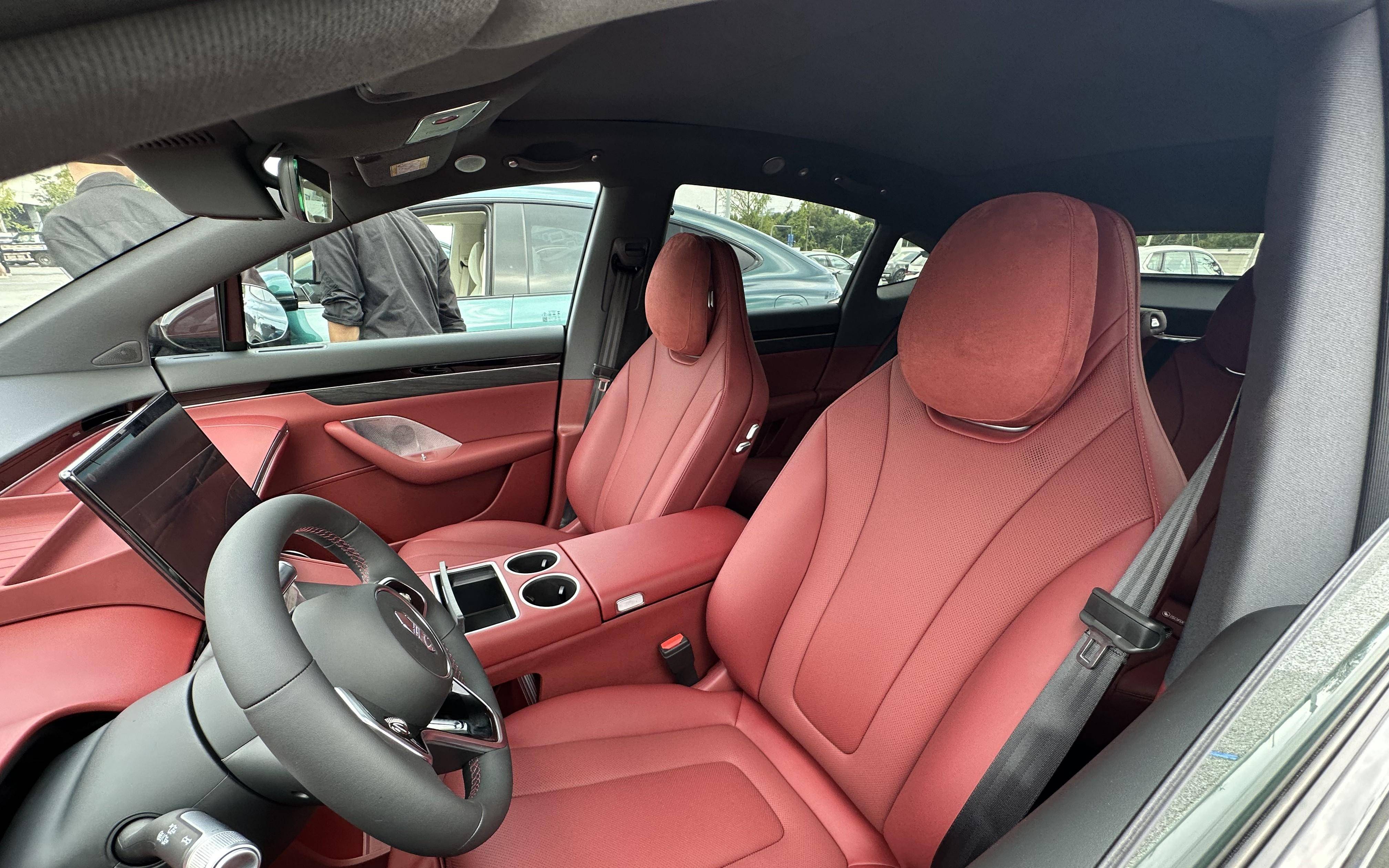 新车｜售24.98万元起、搭华为ADS 4、标配激光雷达，新款智界R7上市