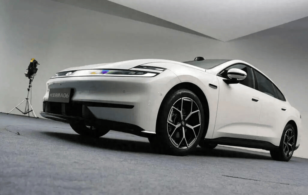 11.99万起的启源A06，竟配145度躺椅+800V快充！正式价还能更香？_搜狐汽车_搜狐网