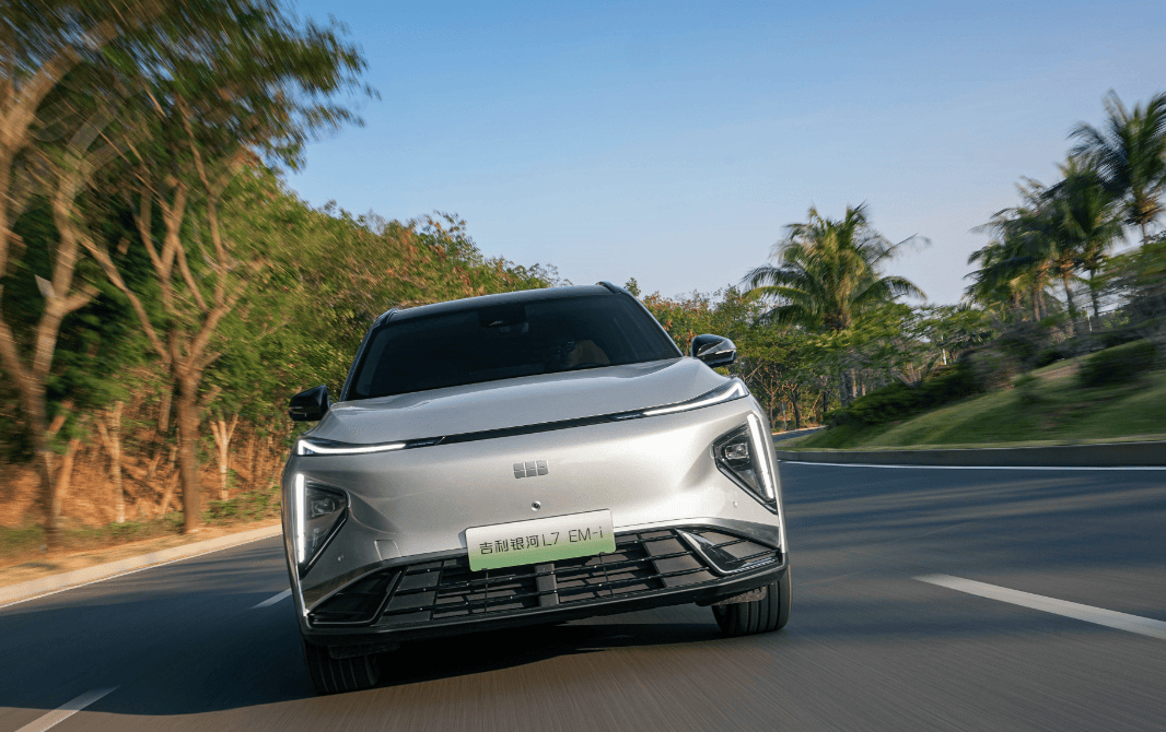 冬天开新能源车总趴窝？银河L7 EM-i 1370公里续航，带全家出行不慌_搜狐汽车_搜狐网