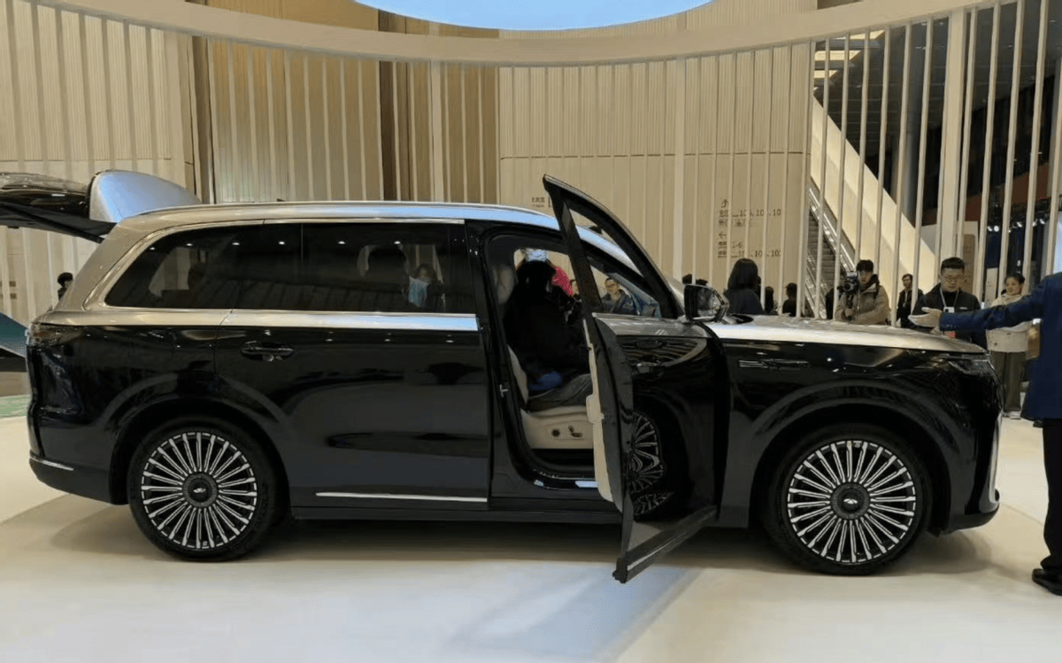 奇瑞风云T11上市，17.99万起买大六座SUV，面子给足